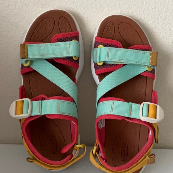 Keen | Shoes | Keen Elle Colorful Strap Sandals | Poshmark